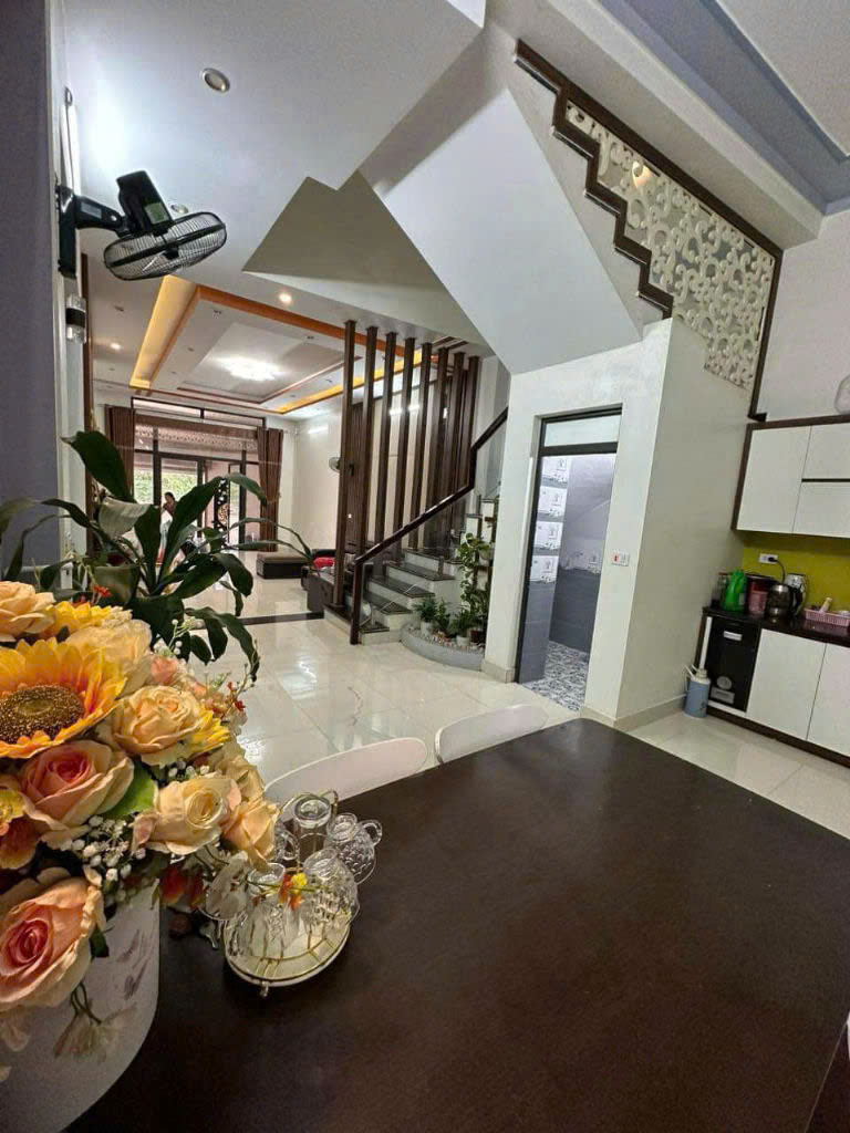 CH HOUSE